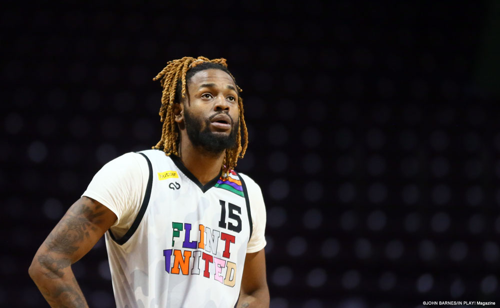 United at Express February 26 2023 Gallery - In Play! magazine