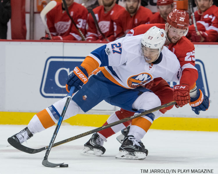 Detroit Red Wings vs NY Islanders PIX - In Play! magazine