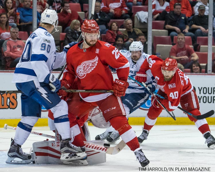 Detroit Red Wings vs Tampa Bay Lightning PIX - In Play! magazine