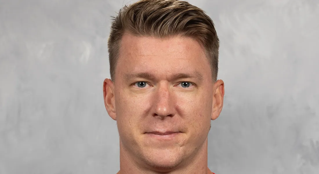 NHL JANUARY 28, 2026 - ONDREJ PALAT ISLANDERS DEBUT - In Play! magazine